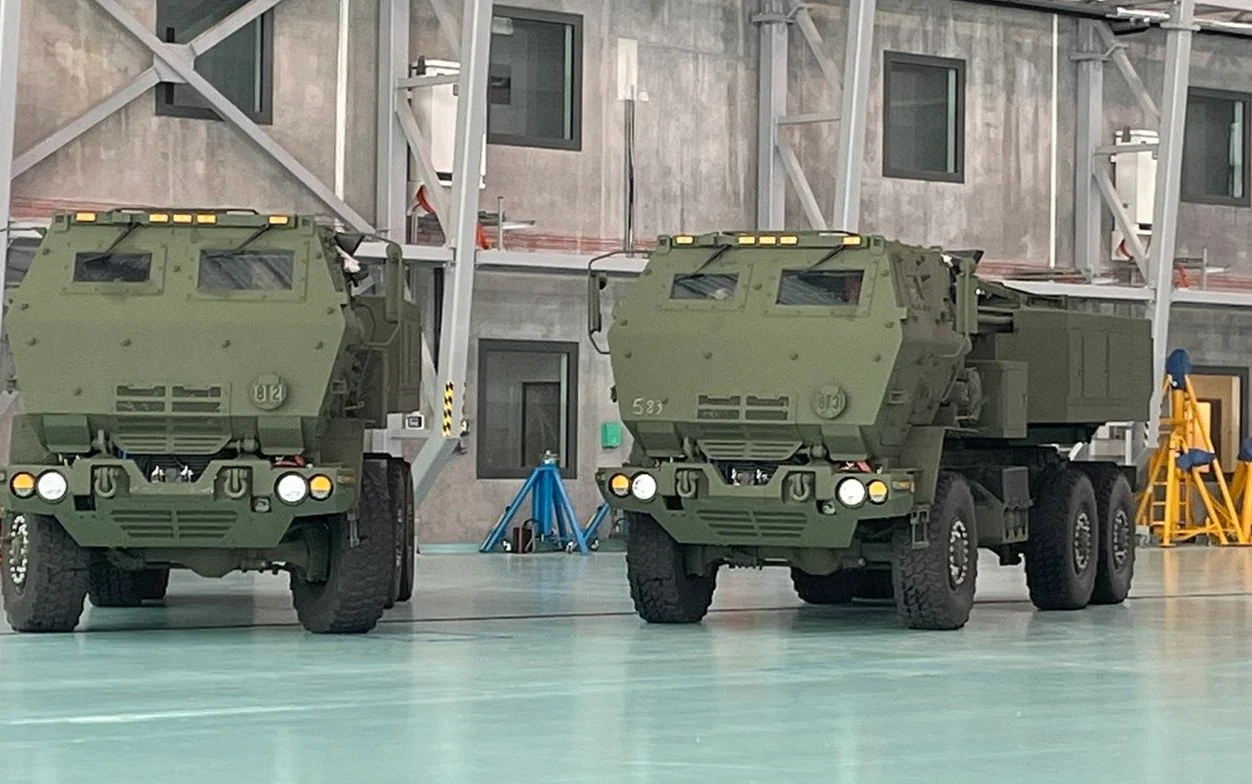 Польща отримала перші артилерійські комплекси HIMARS - Wheel News