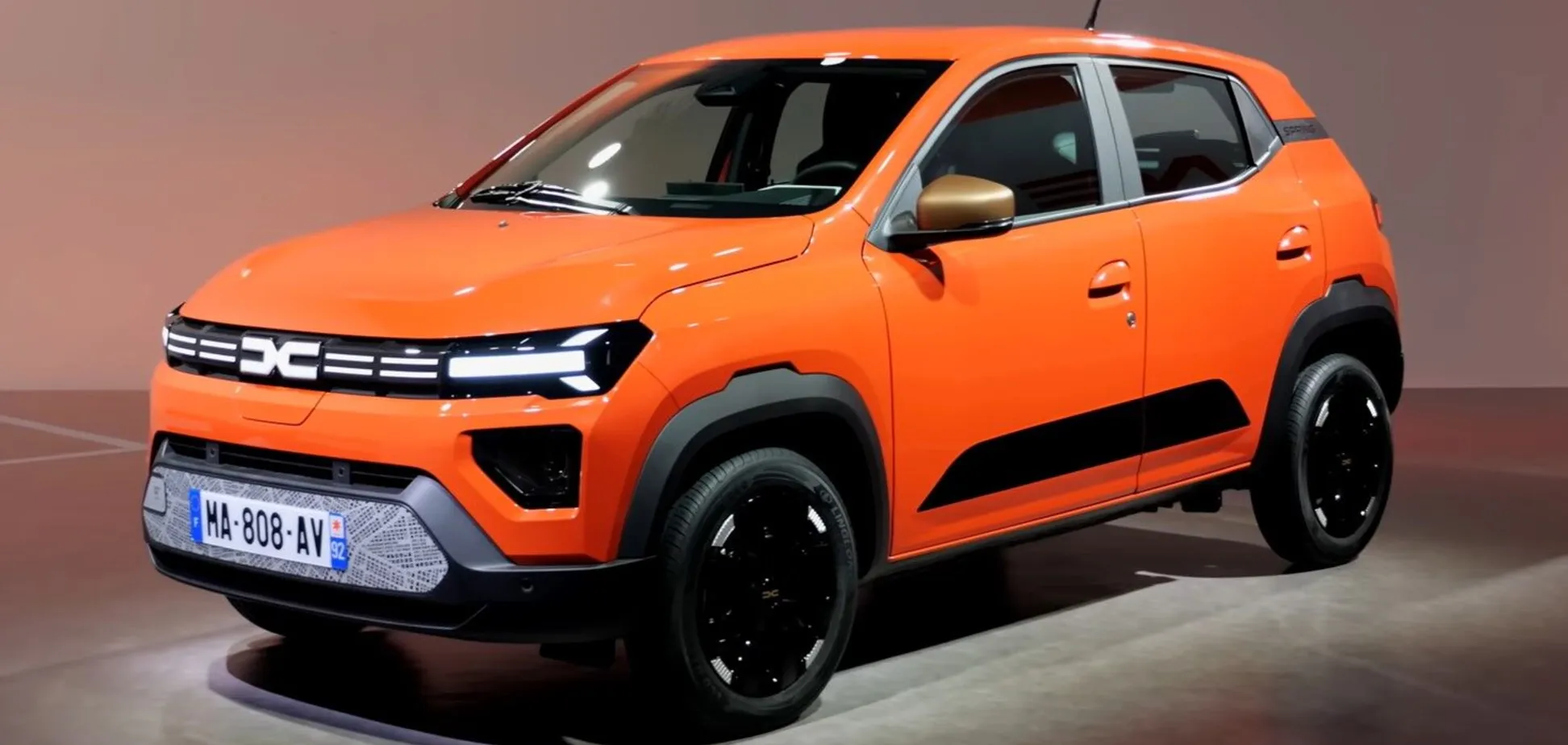 Найбюджетніший кросовер Європи отримав модернізацію: перші фото Dacia ...