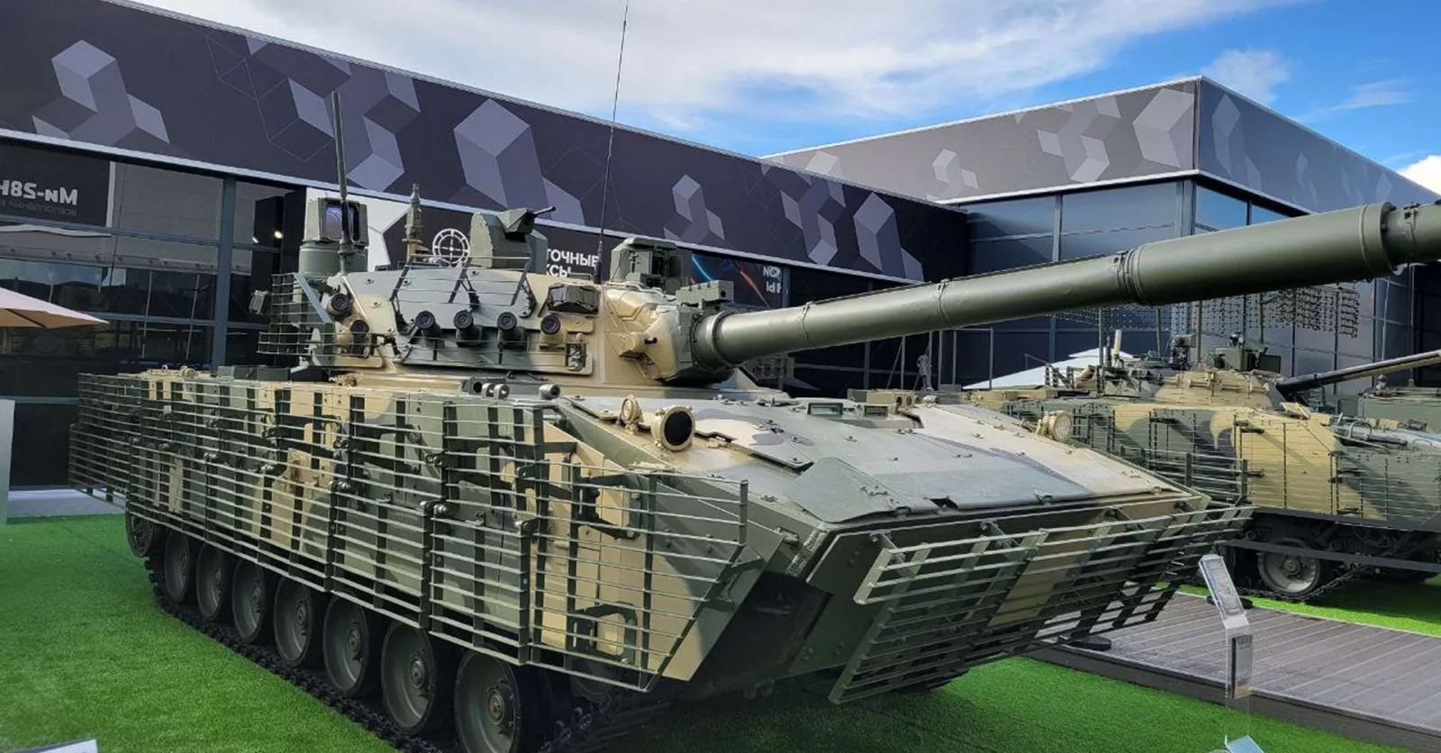 Росіяни показали новий легкий танк «Спрут-СДМ1» з оновленим комплектом ...